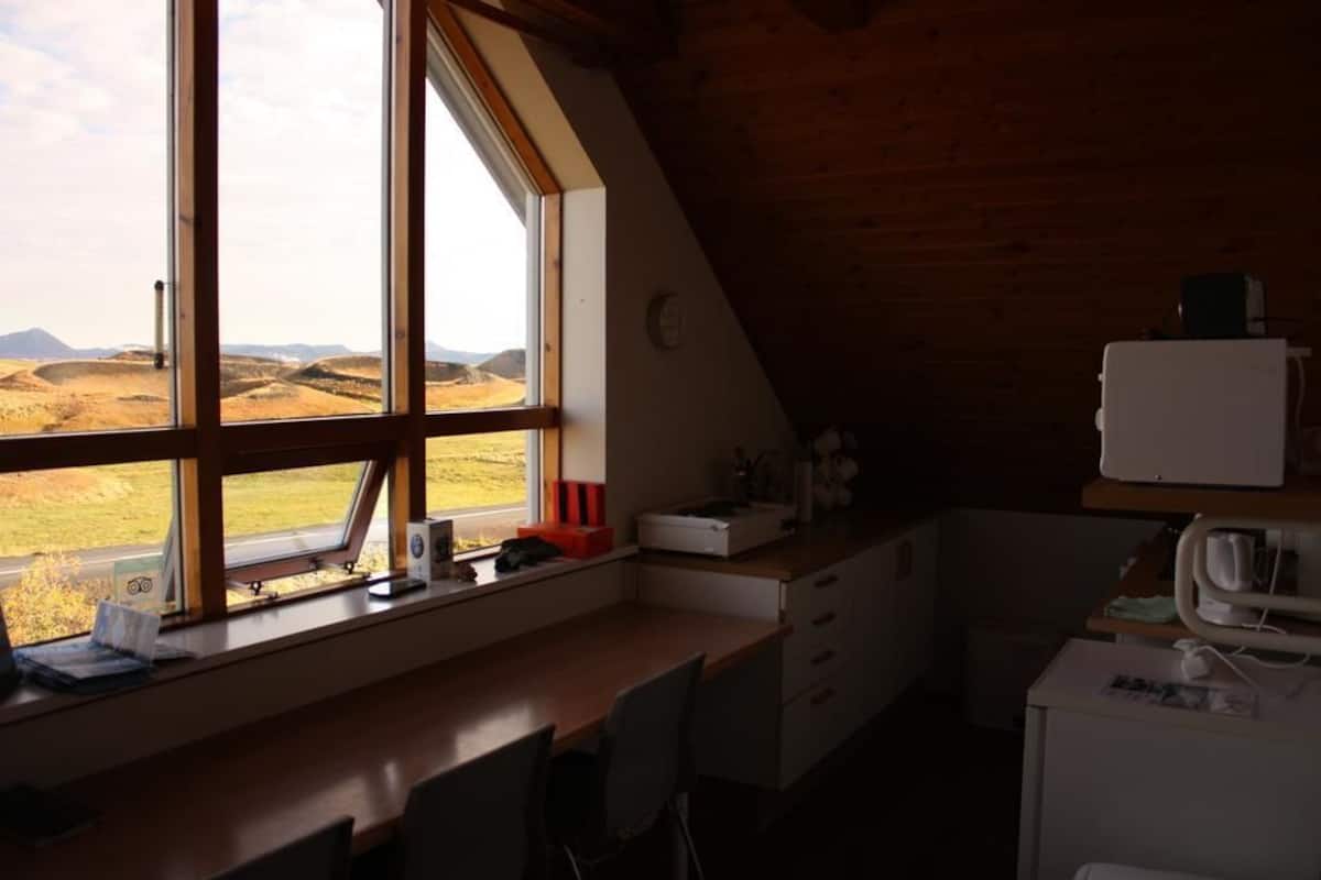 Quarto Triplo, casa de banho partilhada | Cortinas/cortinados opacos, berços/camas para crianças grátis