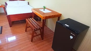 Quarto Standard, 1 cama queen-size, não fumadores (Couples) | Quartos insonorizados, camas desdobráveis, Wi-fi grátis