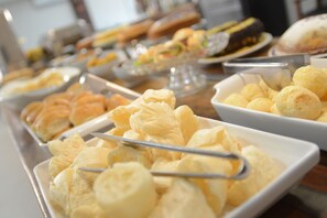 Buffet de pequeno-almoço