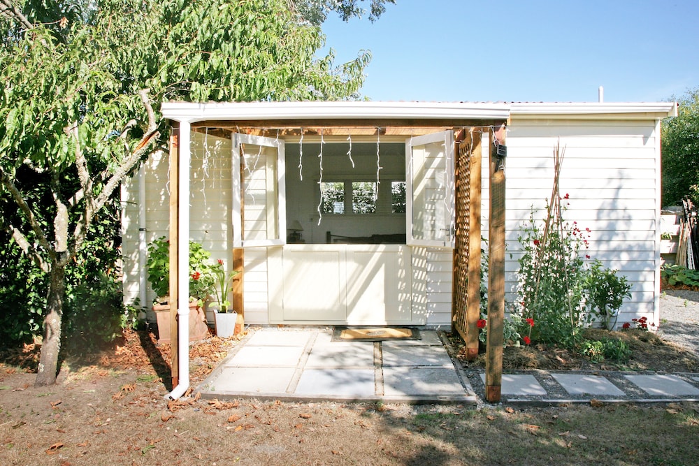 Studio 25: Una Habitación Encantadora En Un Jardín Campestre - New Zealand