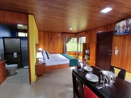 J5 Cabaña Estandar, 1 Cama King, Vista a la Montaña | 1 quarto, roupas de cama antialérgicas, cofres nos quartos