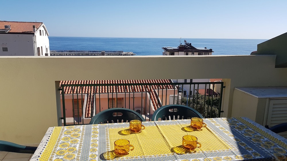 Lichtgevende Zeezichten In Sardinië, Ideaal Voor Koppelingen Van Vrienden En Families! - Cala Gonone