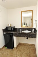 Chuveiro/banheira combinados, produtos de toalete grátis