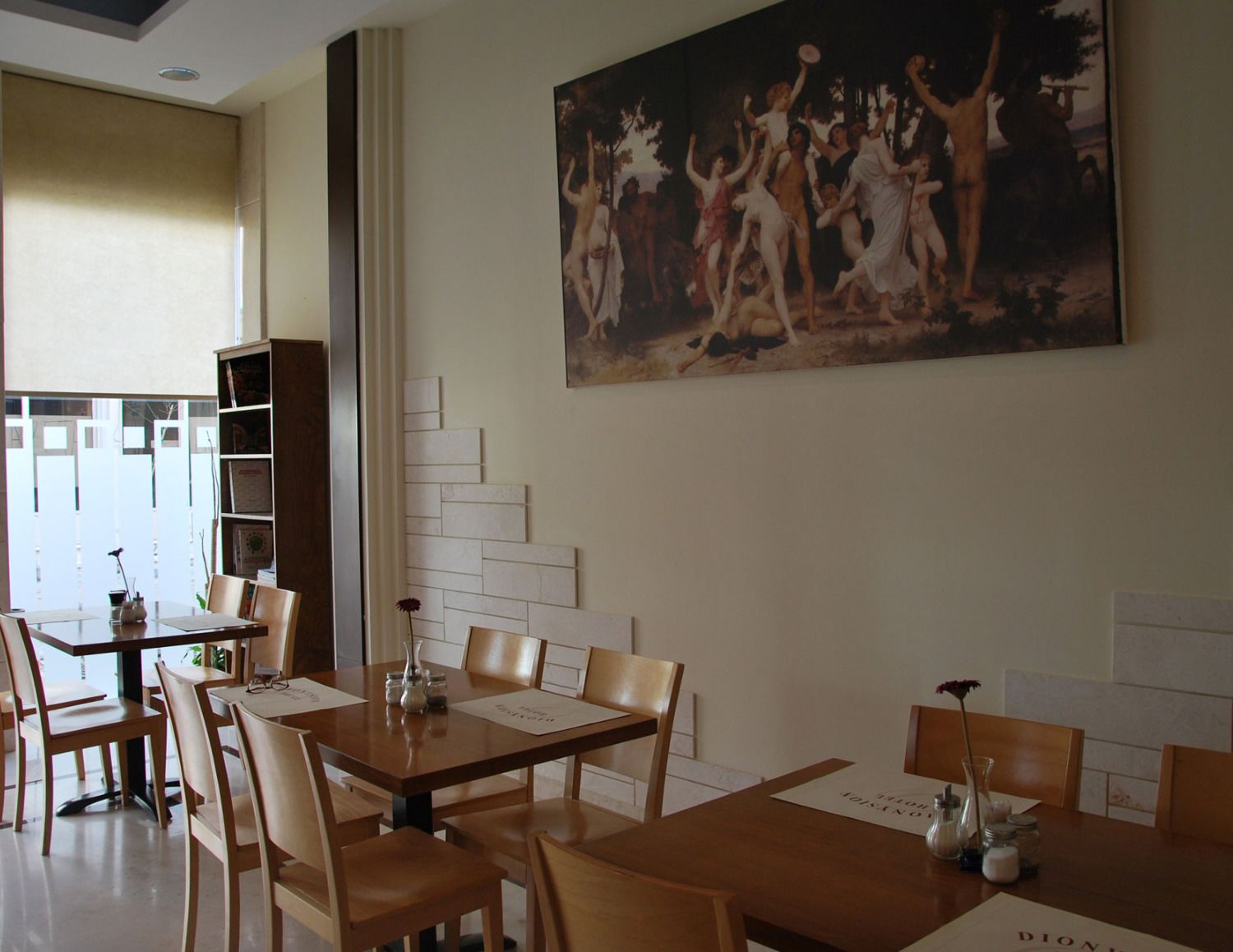 Café da manhã com buffet todos os dias mediante uma taxa