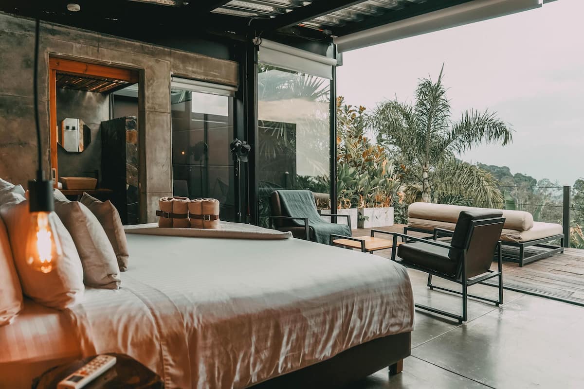 Suíte (King) | 1 quarto, roupas de cama premium, frigobar, cofres nos quartos