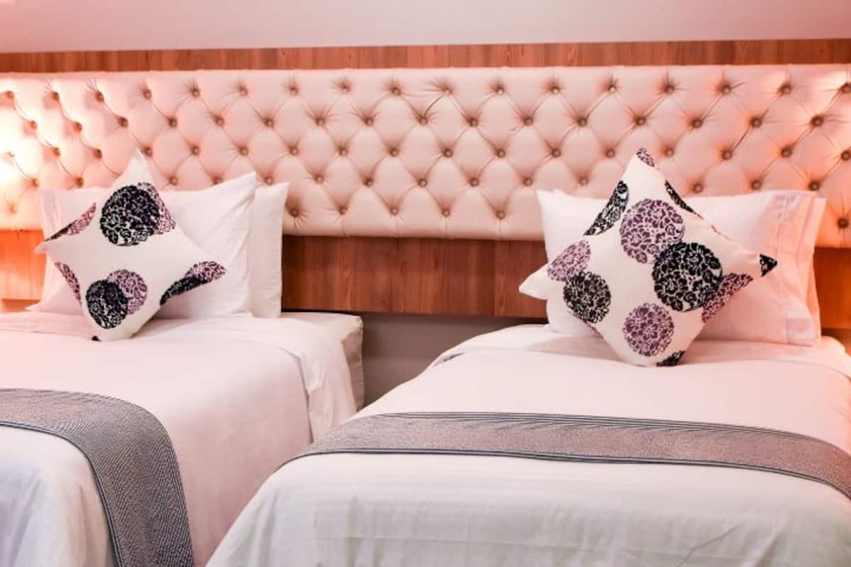 Quarto duplo superior | Cortinas blackout, quartos à prova de som, ferros/tábuas de passar roupa