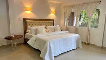 Suite-Estúdio, 1 cama king-size, varanda | Roupa de alta qualidade, minibar, cortinas/cortinados opacos