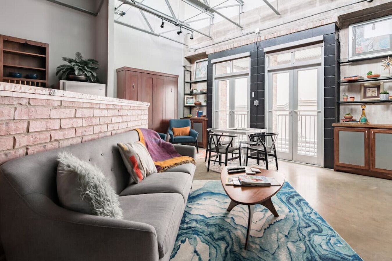 Green Door Lofts-retro Loft - Silos/downtown - Cameron Park Zoo, Waco