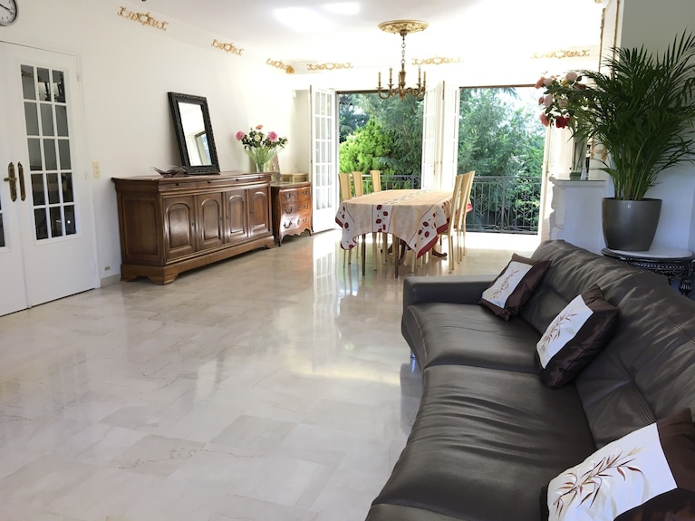 Villa, Quelques Minutes De Paris, Avec Jardin Et 2 Parking - Bagnolet