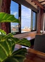 Cabana presidencial | Roupas de cama premium, edredons de pluma, cofres nos quartos