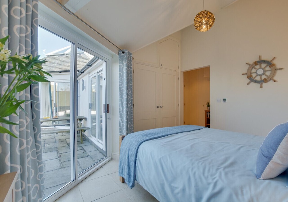 Chy Vean - Three Bedroom House, Sleeps 6 - Padstow