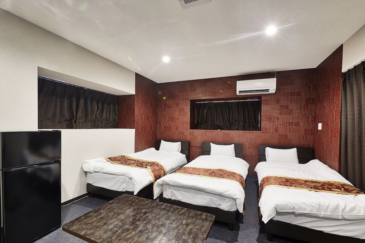 Quarto Familiar | Ferro/tábua de engomar, Wi-fi grátis, roupa de cama fornecida 