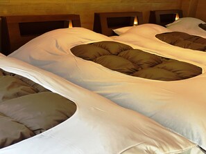 Apartamento econômico, 1 quarto, vista parcial para o mar (502) | 1 quarto, individualmente mobiliados, escrivaninha, cortinas blackout