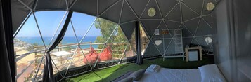 Tenda Exclusiva (Sea View Dome) | Com decoração personalizada, com mobília individualizada 