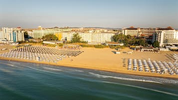 Na praia