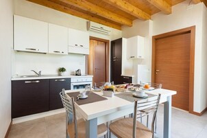Apartamento, 1 quarto (5 pax) | Cozinha privada