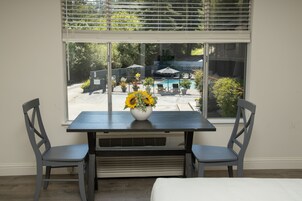 Quarto Superior, 1 cama king-size | Wi-fi grátis, roupa de cama fornecida 