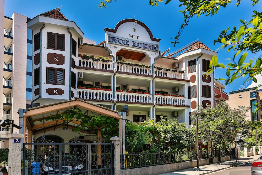 Villa Dvor Kornic - Budva