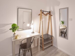 Apartamento de Luxo, várias camas, não fumadores | 2 quartos, secretária adequada para computadores portáteis