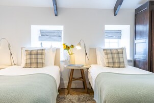 Apartamento Standard, 2 quartos (Garden) | Com decoração personalizada, com mobília individualizada, secretária 