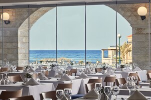 7 restaurantes: servem pequenos-almoços, almoços e jantares