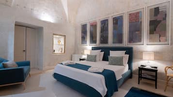 Quarto casal luxo | 1 quarto, frigobar, individualmente decorados