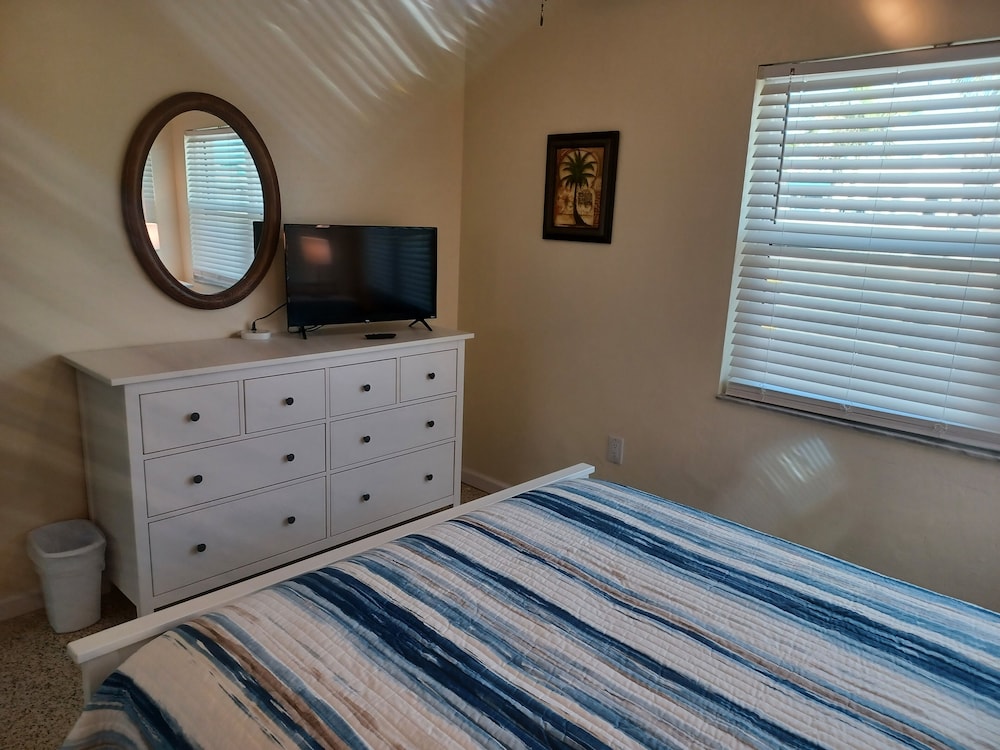 Drift Inn B, Heated Pool, Beach And Amenities, 2-3 Min Walk - Venice, FL