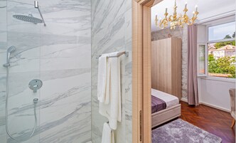 Quarto Duplo Deluxe, vista para o mar | Com decoração personalizada, com mobília individualizada, secretária 