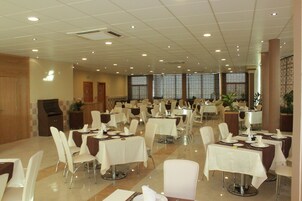 Pequeno-almoço tipo buffet diário incluído 