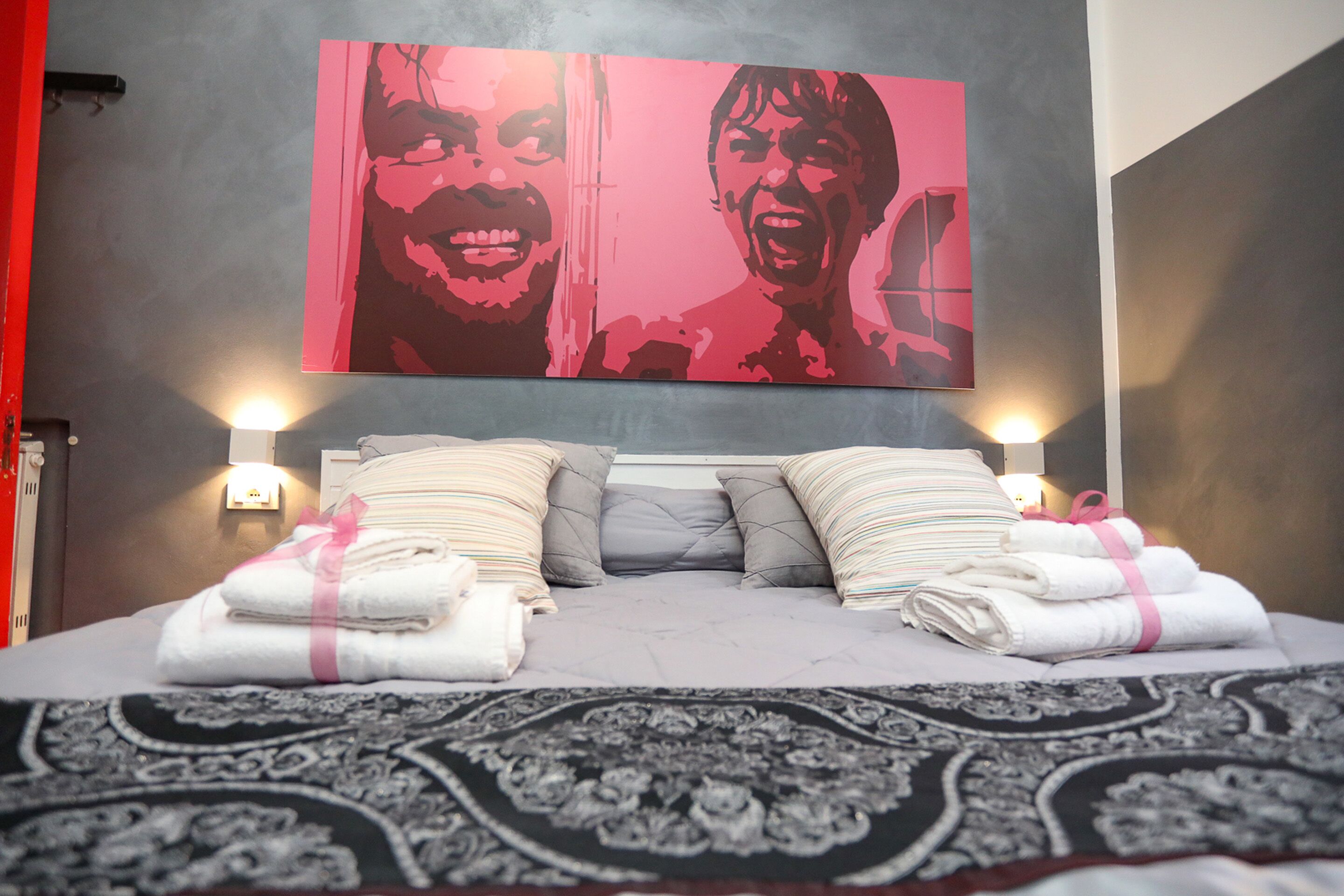 Quarto Quádruplo Clássico, 1 quarto, não fumadores, Vista para a cidade | Roupa de alta qualidade, com mobília individualizada, secretária 