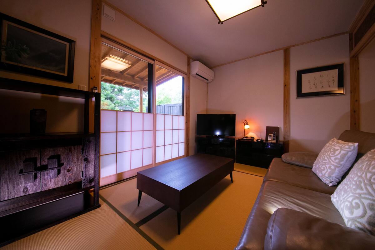 Quarto Económico, casa de banho privativa (Japanese Style, Open-air Bath) | Roupa de alta qualidade, Wi-fi grátis, com decoração personalizada 