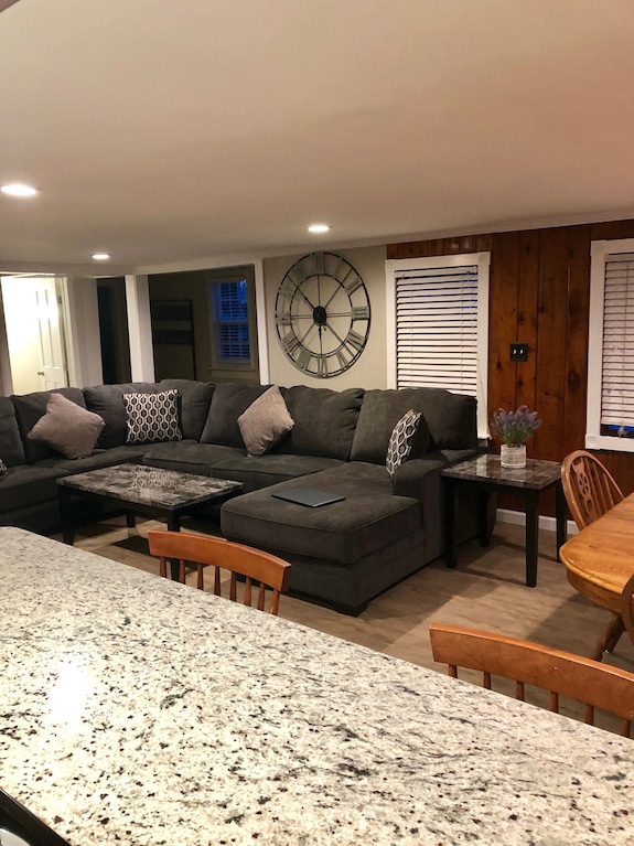 Come Enjoy Our Quaint Home Across The Street From The Lake - Saratoga Springs, NY