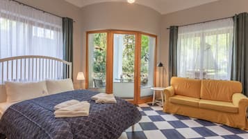 Quarto Júnior, 1 quarto, terraço, vista para o jardim | Sala | Smart TV