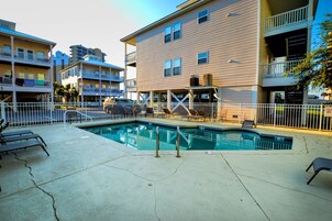 Duplex, 3 quartos | Piscina