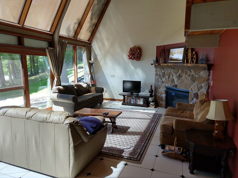 Lakefront Spacious Contemporary. Large Families Welcome. Ski Gore Nearby! - 애더런댁