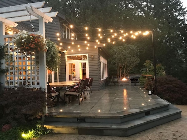 Finca Arbolada De Lujo Con Piscina - Sammamish, WA