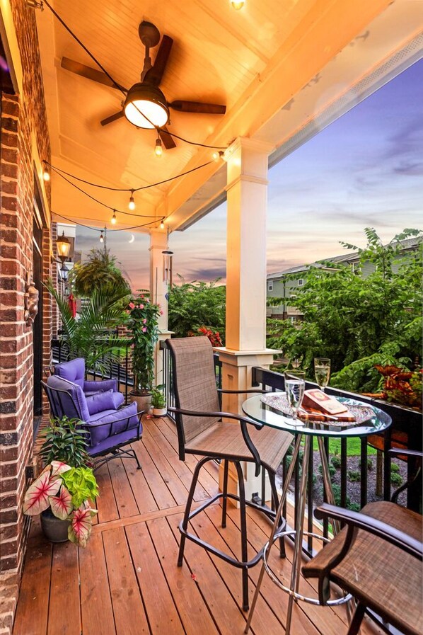 Luxury Downtown Condo W/ 2-Car Garage, Nespresso & Surround Sound ...