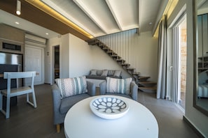 Villa, piscina privativa (Maisonette) | Sala de estar | TV de ecrã plano 