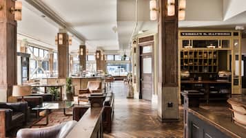 Almoços e jantares servidos