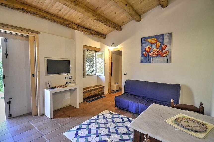 Villa Pascal B: A Characteristic And Welcoming Apartment That Is Part Of A Villa Surrounded By Meadows And By Green Hills, With Free Wi-fi. - Sicily