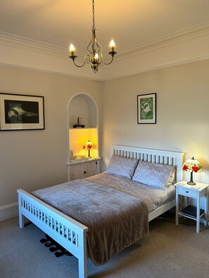 Quarto Deluxe, 1 quarto | Com decoração personalizada, com mobília individualizada 