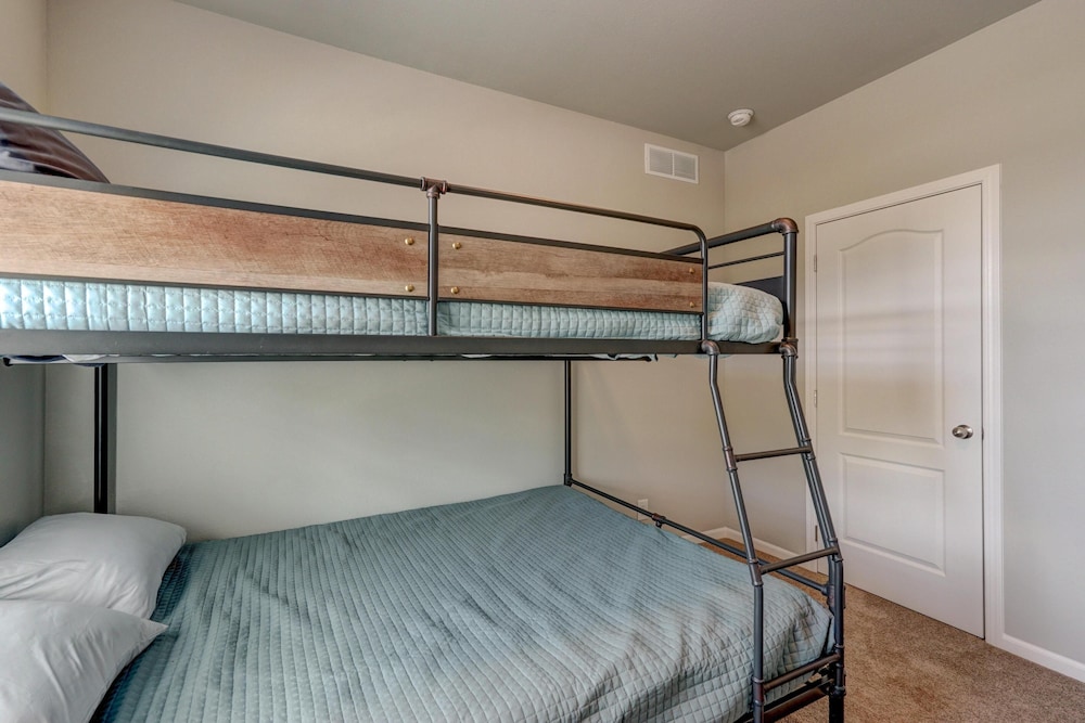 Delwyn House- Pet Friendly-15 Min To Ski Cooper W/ Hot Tub! - Leadville, CO