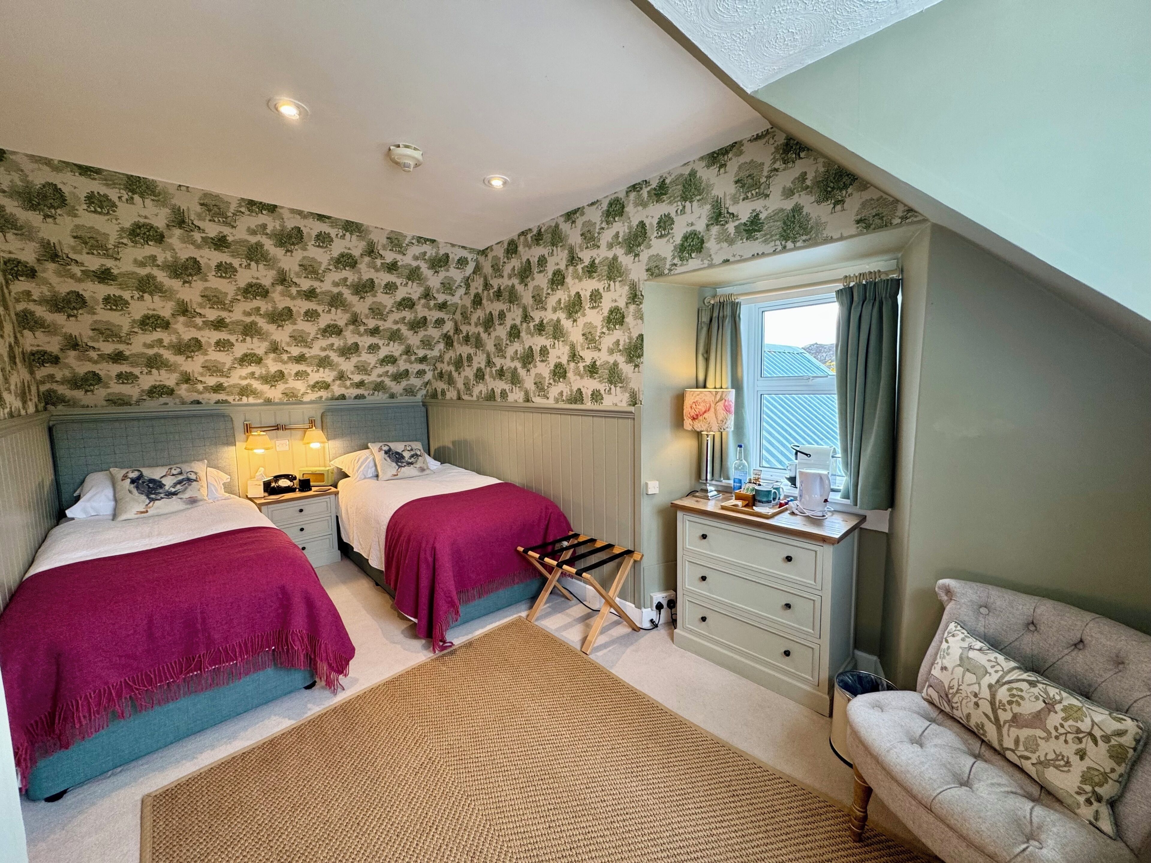 Quarto Twin | Ferro/tábua de engomar, Wi-fi grátis, roupa de cama fornecida 