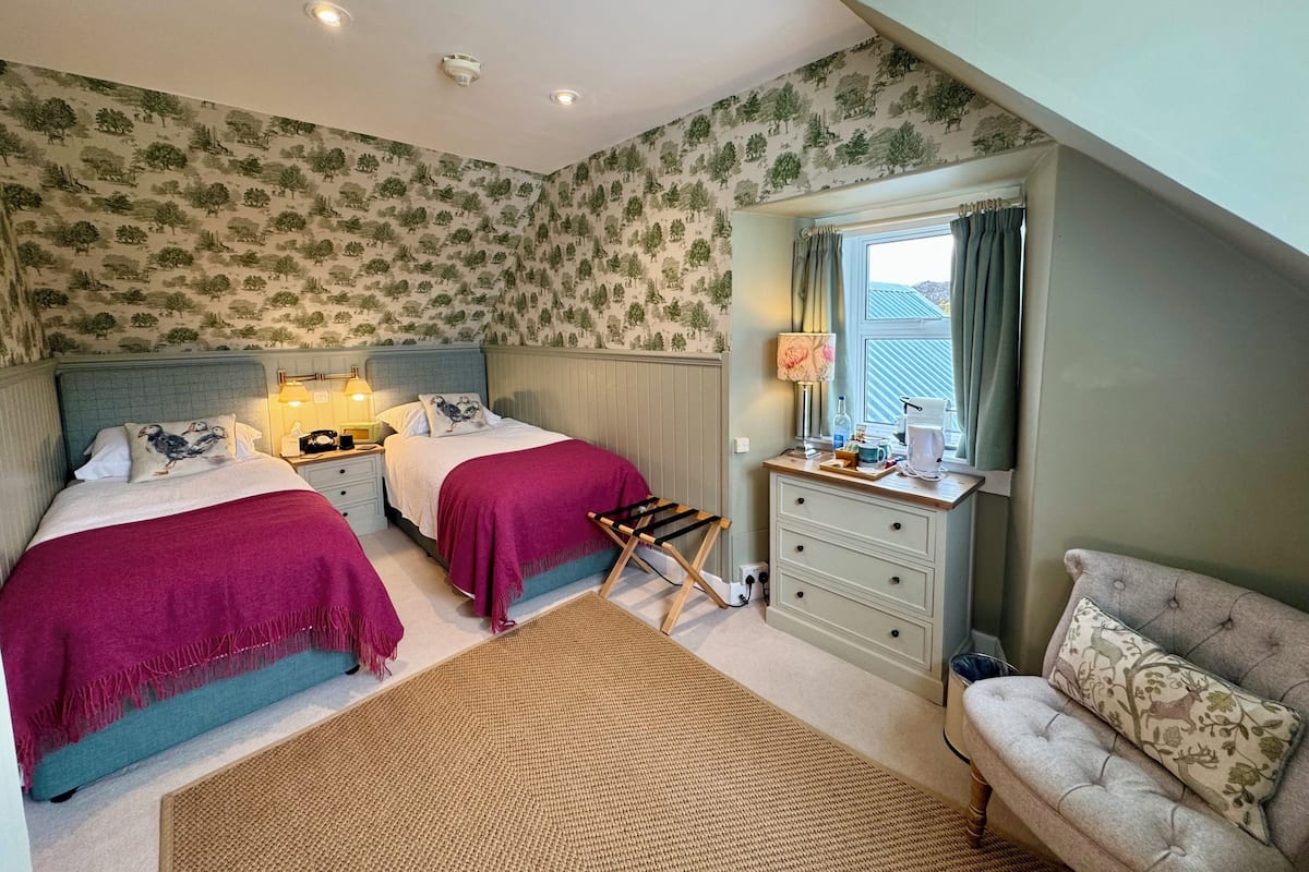 Quarto Twin | Ferro/tábua de engomar, Wi-fi grátis, roupa de cama fornecida