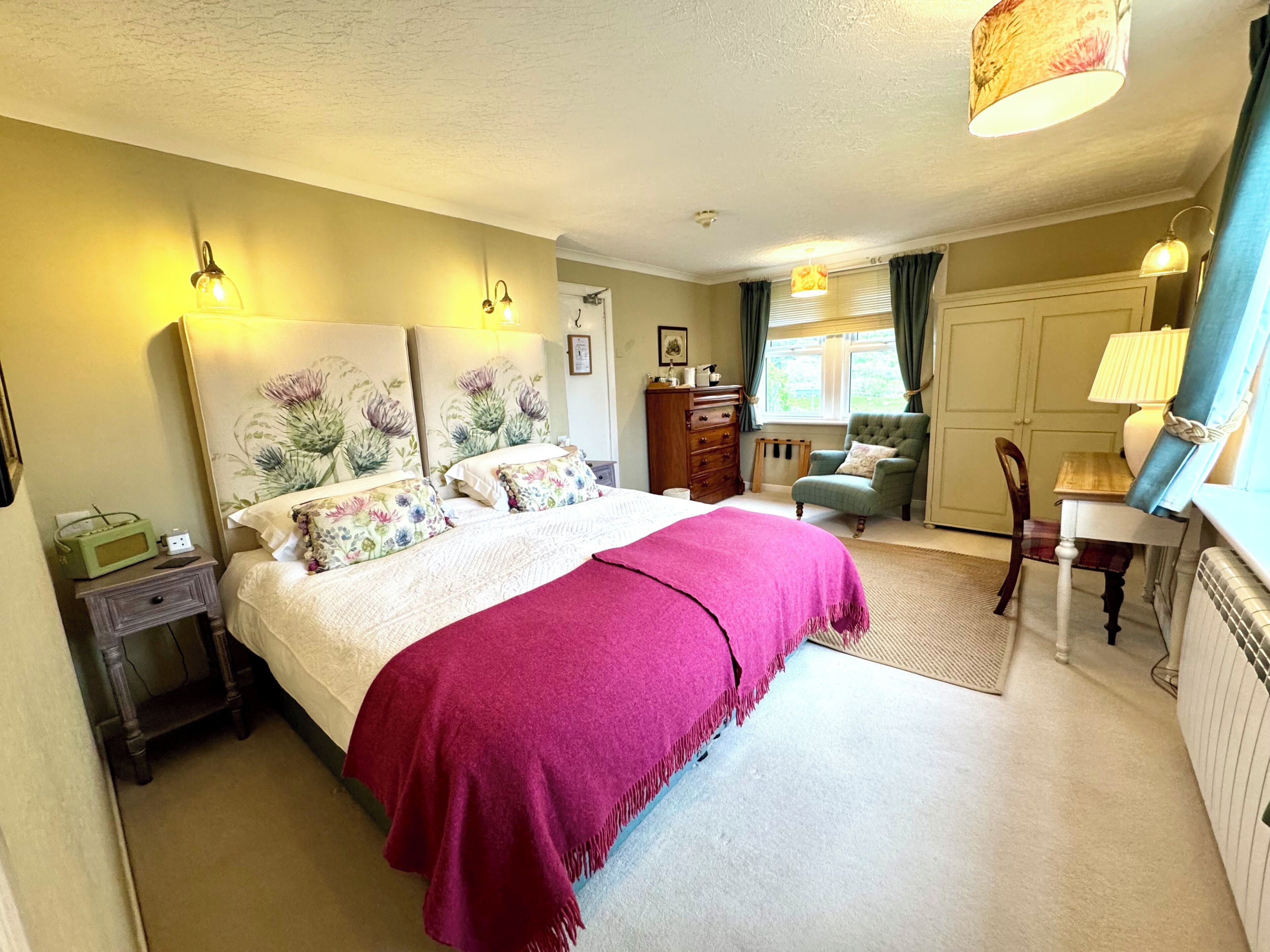 Ferro/tábua de engomar, Wi-fi grátis, roupa de cama fornecida 