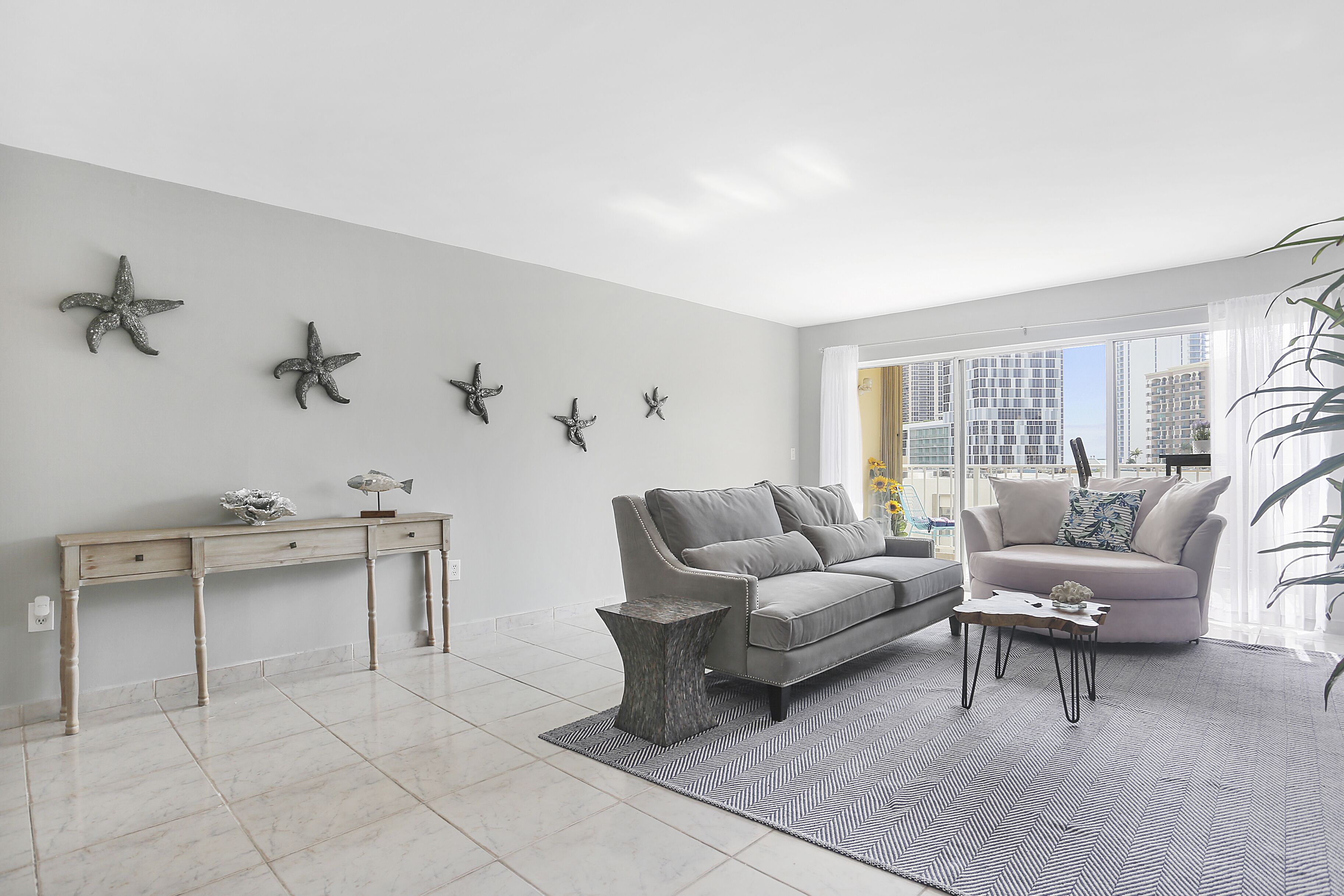 Modern 2br/2ba Ocean View Beach Condo Str-09902 - Aventura, FL