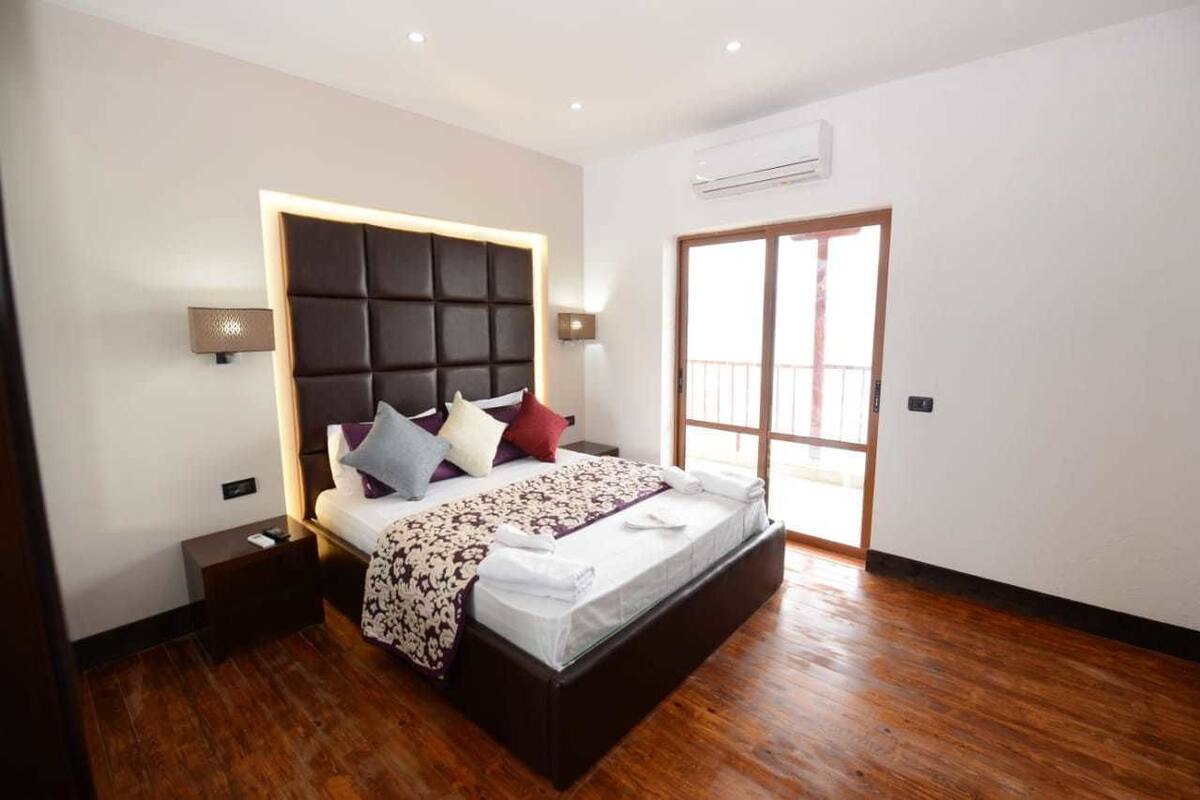 Quarto presidencial, vista para o lago | Cortinas blackout, quartos à prova de som, ferros/tábuas de passar roupa