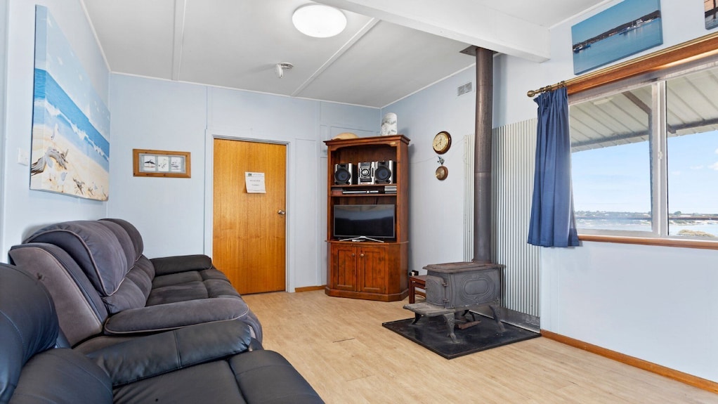 About Windward - Budget Property With Million $ Views - Coffin Bay