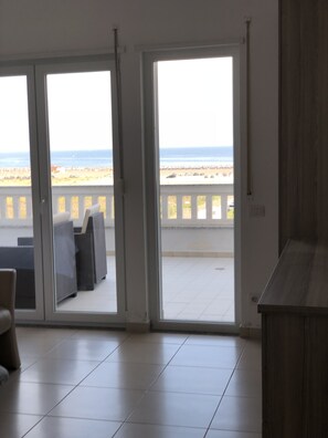 Apartamento família, vista para o oceano | Terraço/pátio