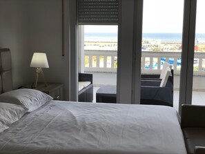 Apartamento família, vista para o oceano | Terraço/pátio